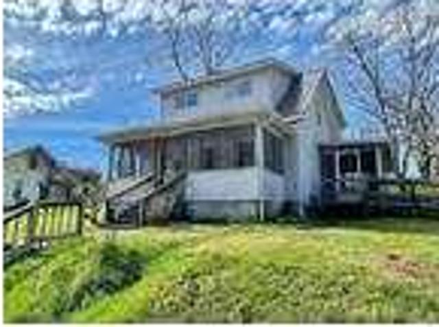 3 bedroom in Walton West Virginia 25286