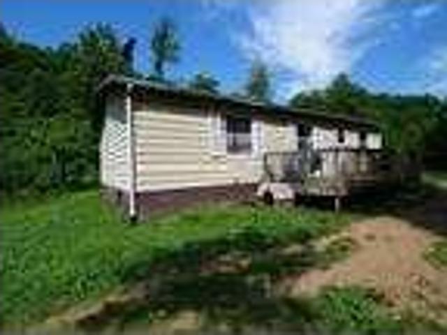 3 bedroom in Walton West Virginia 25286