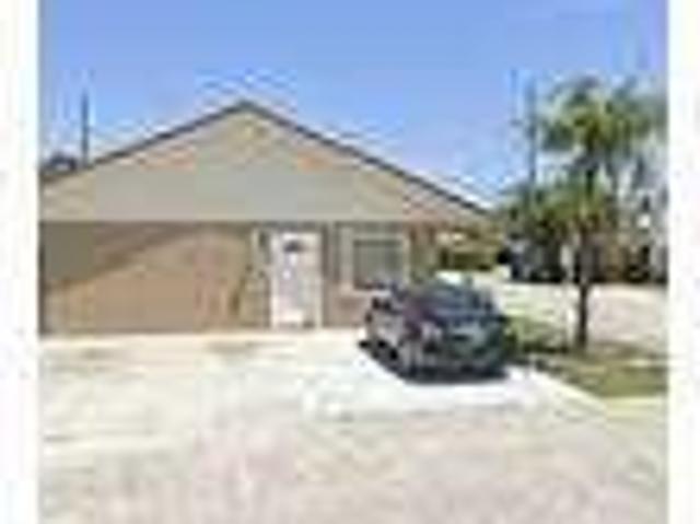 3 bedroom in West Palm Beach FL 33405