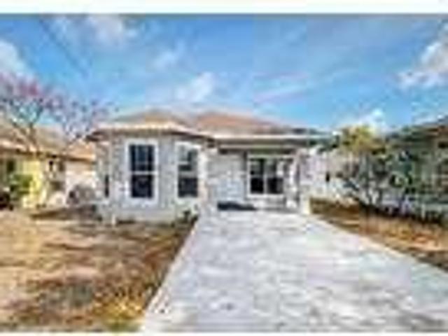 3 bedroom in West Palm Beach FL 33407