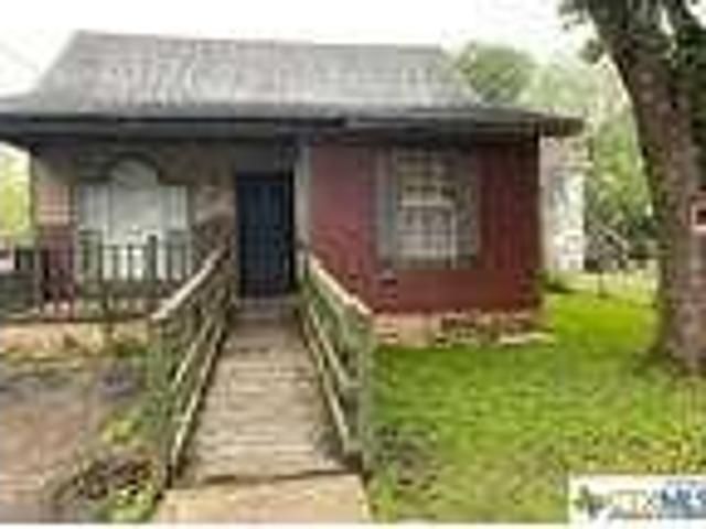 3 bedroom in Victoria TX 77901