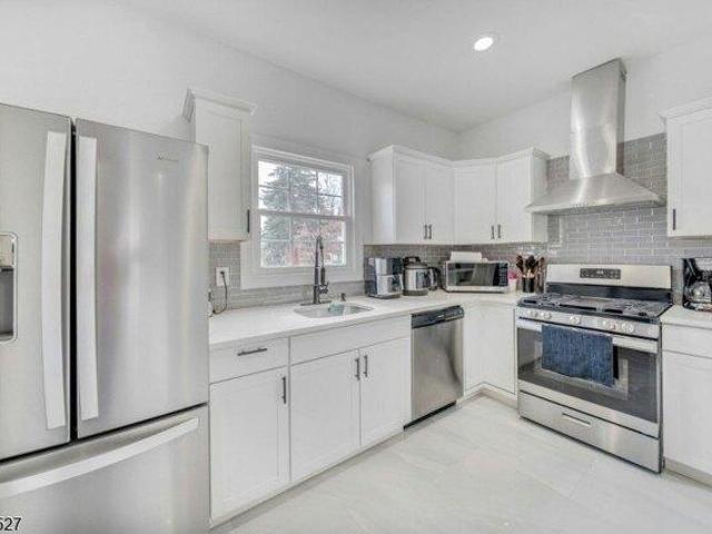 3 bedroom, Irvington NJ 07111 102214878