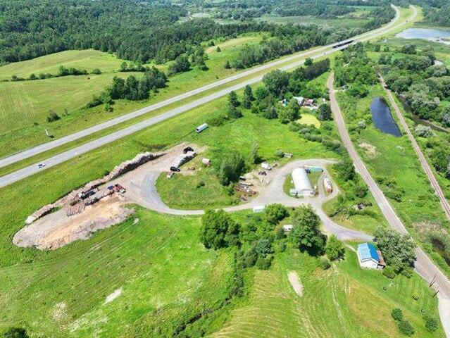 3 bedroom, Irasburg VT 05845 104604017