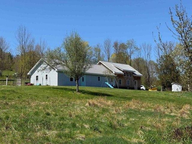 3 bedroom, Irasburg VT 05845 93636748