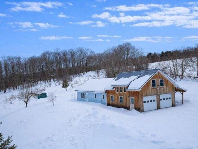 3 bedroom, Irasburg VT 05845 LS101601814