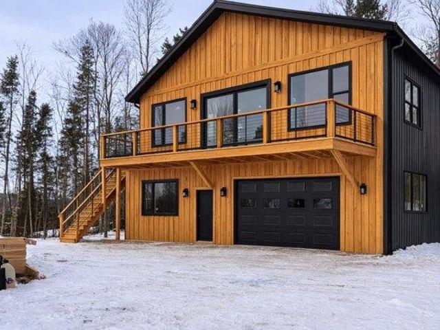 3 bedroom, Island Falls ME 04747 103932702