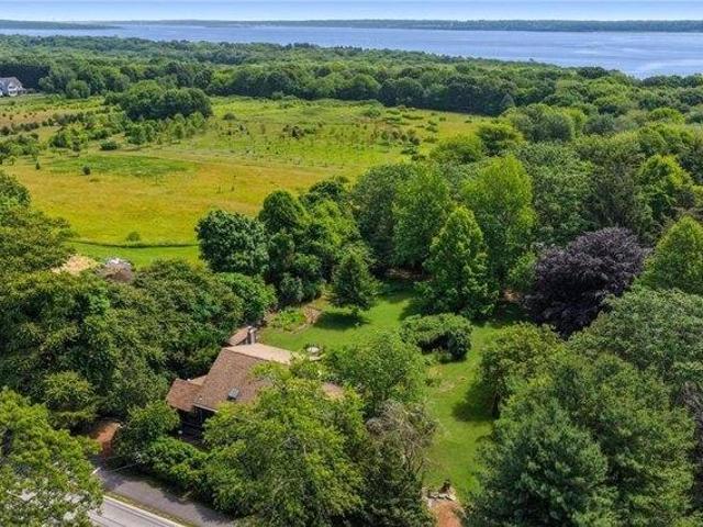 3 bedroom, Jamestown RI 02835 103932107