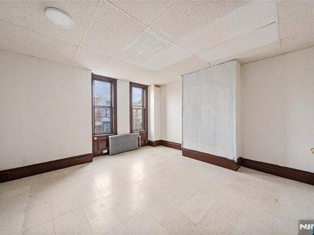 3 bedroom, Jersey City NJ 07305 LS101799005