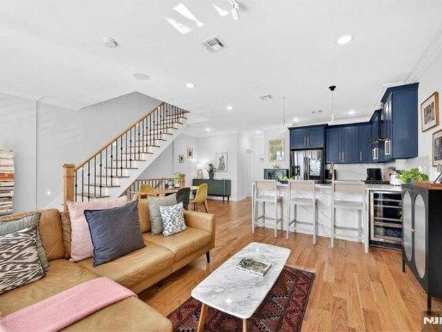3 bedroom, Jersey City NJ 07307 101800526