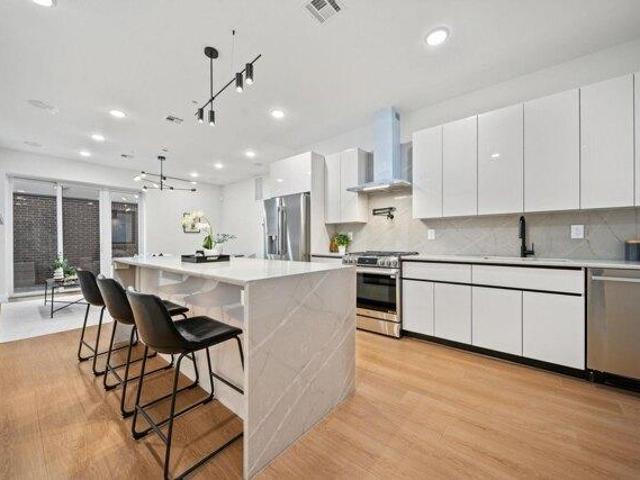 3 bedroom, Jersey City NJ 07307 LS101750444