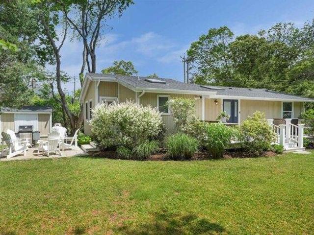 3 bedroom, Oak Bluffs MA 02557 104608272