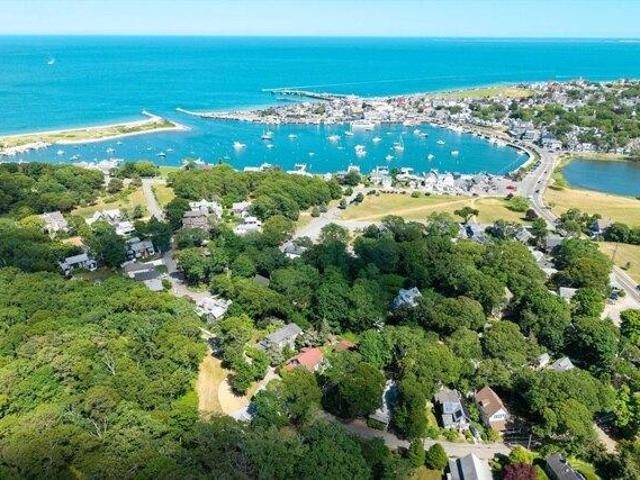 3 bedroom, Oak Bluffs MA 02557 105156408