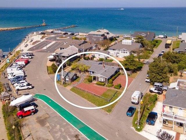 3 bedroom, Oak Bluffs MA 02557 LS102566188