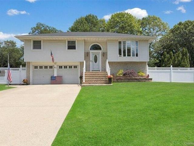 3 bedroom, Oakdale NY 11769 103600916
