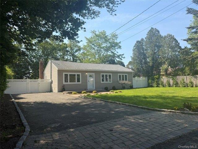 3 bedroom, Oakdale NY 11769 103601298