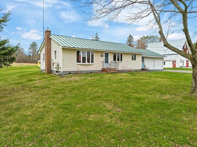 3 bedroom, Oakland ME 04963 101896713