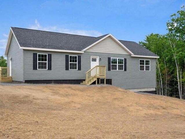 3 bedroom, Oakland ME 04963 104539032
