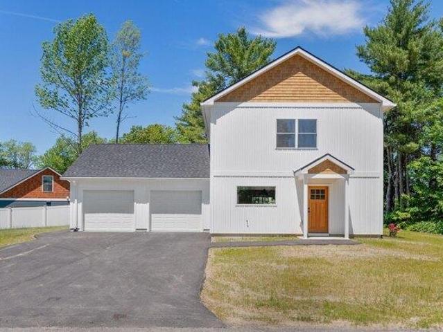 3 bedroom, Oakland ME 04963 104605146