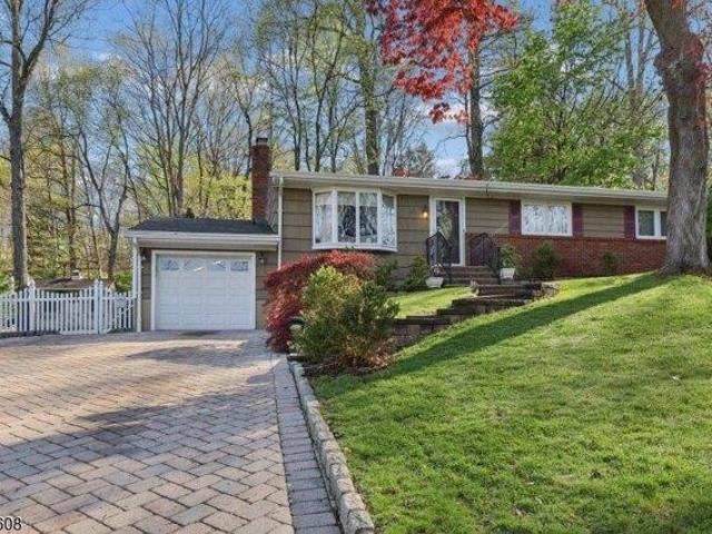 3 bedroom, Oakland NJ 07436 102254560