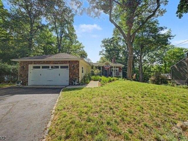 3 bedroom, Oakland NJ 07436 104831540