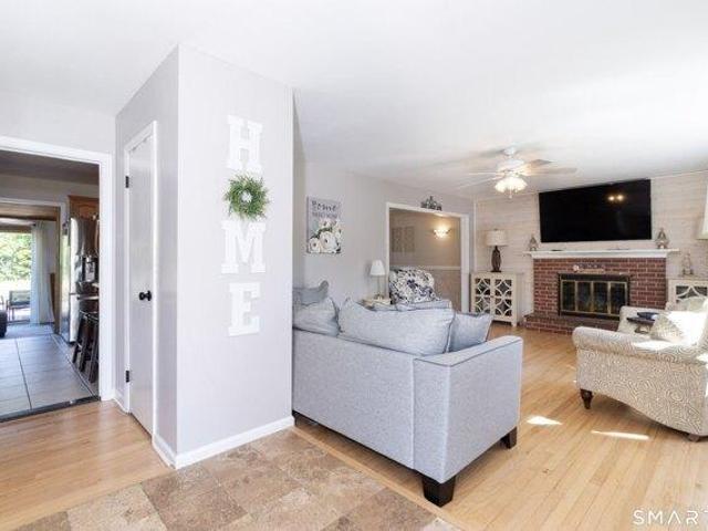 3 bedroom, Orange CT 06477 104720778