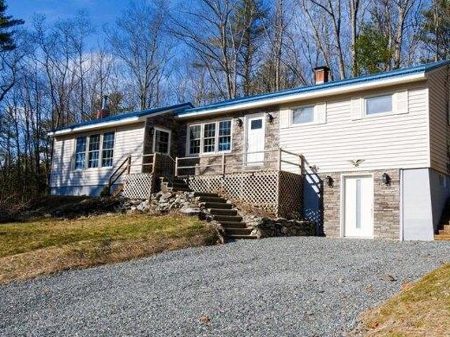 3 bedroom, Orono ME 04473 102564929