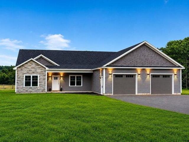 3 bedroom, Orrington ME 04474 105126390