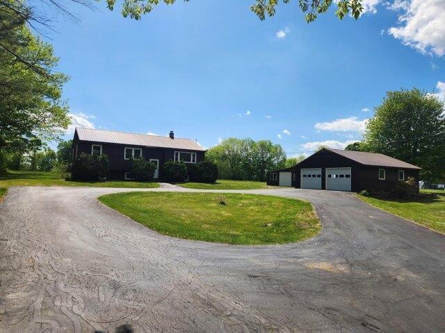 3 bedroom, Otisfield ME 04270 103665333