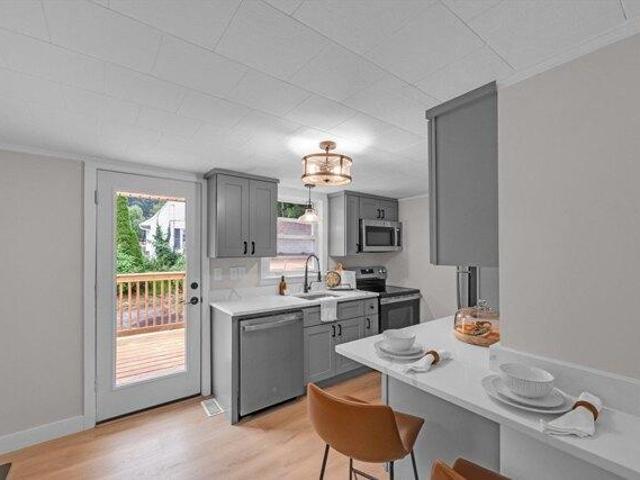 3 bedroom, Oxford MA 01540 104480252