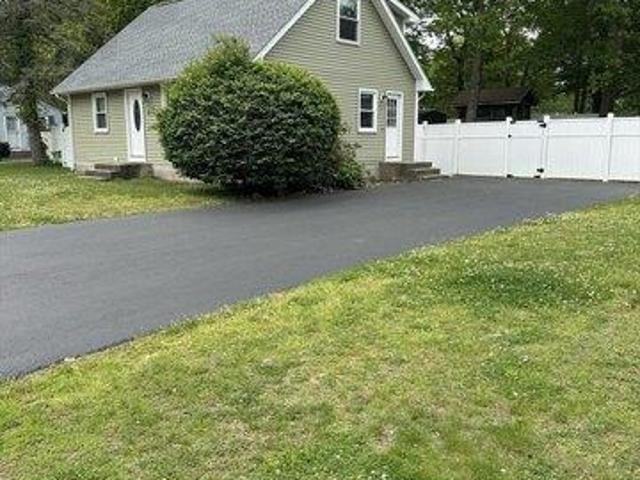 3 bedroom, Oxford MA 01540 104543824