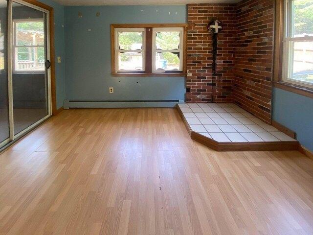 3 bedroom, Oxford MA 01540 105093475