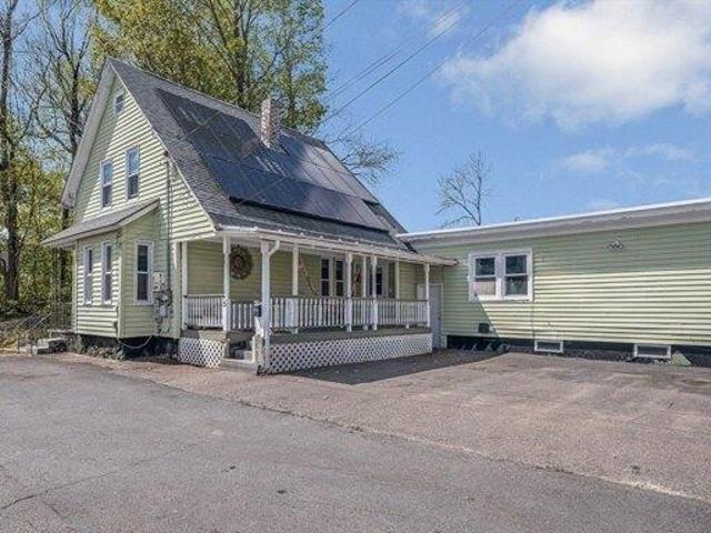 3 bedroom, Lowell MA 01854 102922156