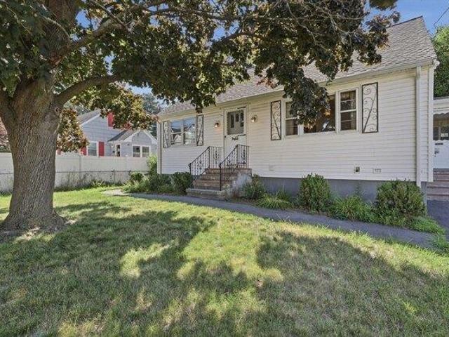 3 bedroom, Lowell MA 01850 105095502