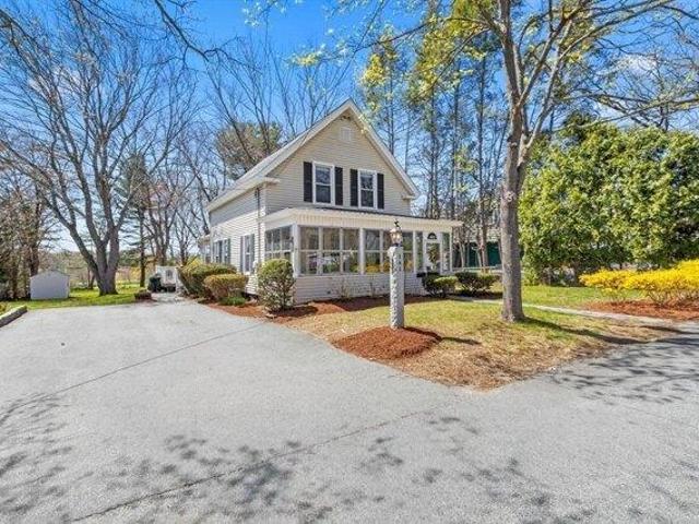 3 bedroom, Lowell MA 01851 102762535