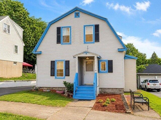 3 bedroom, Lowell MA 01851 105094229