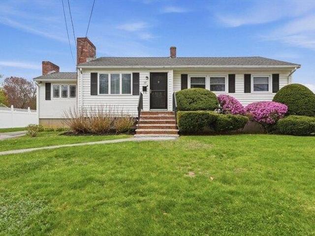 3 bedroom, Lowell MA 01852 102372958