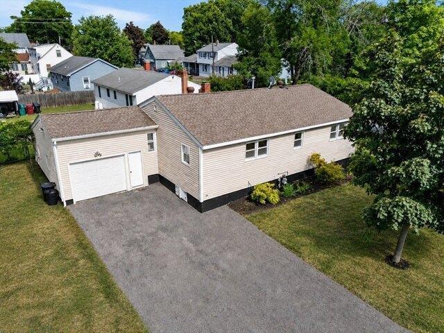 3 bedroom, Lowell MA 01852 104652898