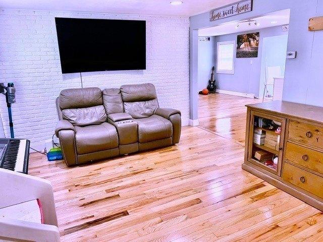 3 bedroom, Lowell MA 01852 105124041