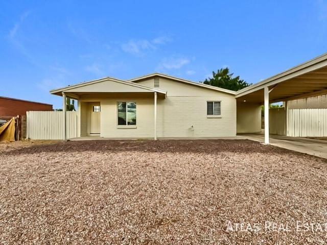 3 Bedroom Located in Southwest Tucson!
