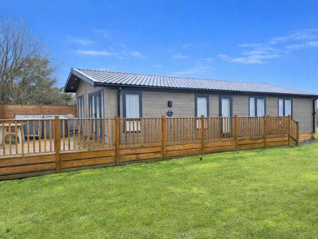 3 Bedroom Lodge Character Property