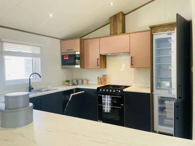 3 Bedroom Lodge Character Property
