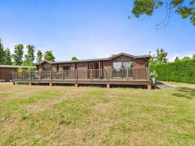 3 Bedroom Lodge Character Property