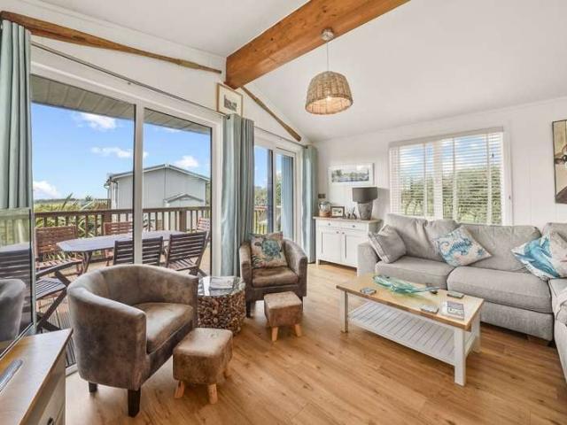 3 Bedroom Lodge Character Property