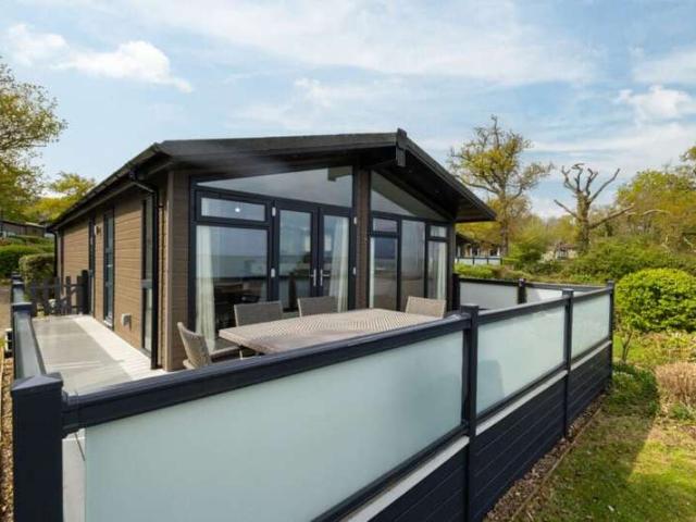 3 Bedroom Lodge Character Property