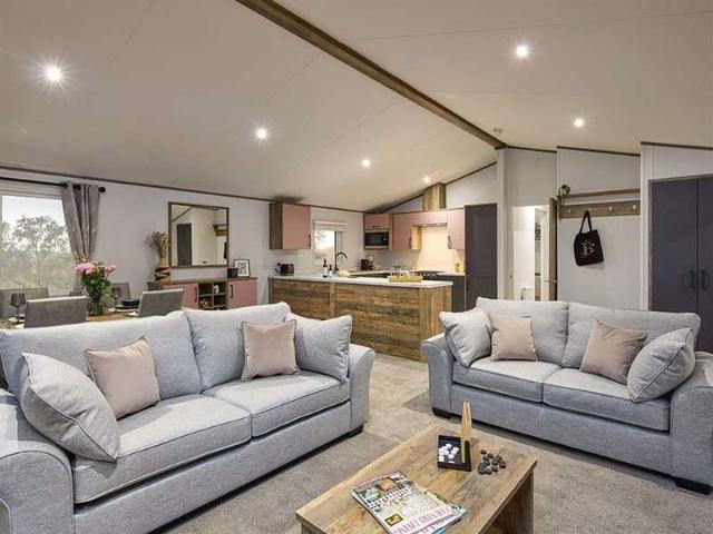 3 Bedroom Lodge Character Property