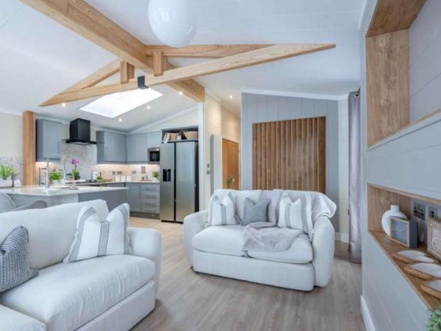 3 Bedroom Lodge Character Property