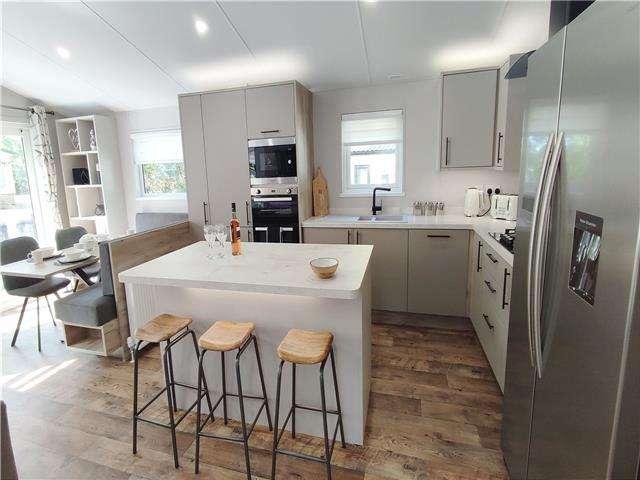 3 Bedroom Lodge Character Property