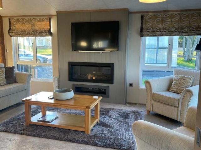 3 bedroom lodge for sale