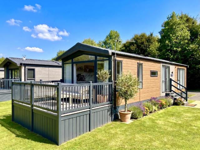 3 bedroom lodge for sale