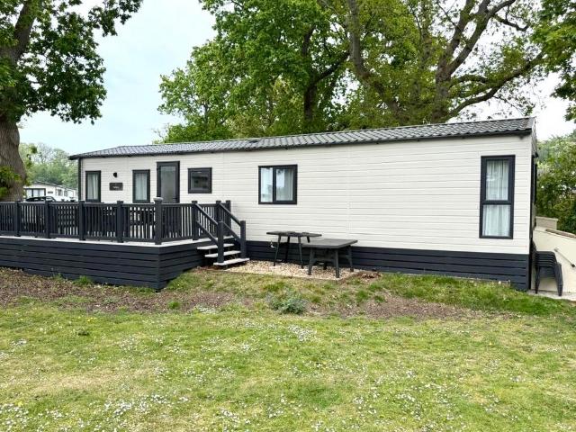3 bedroom lodge for sale